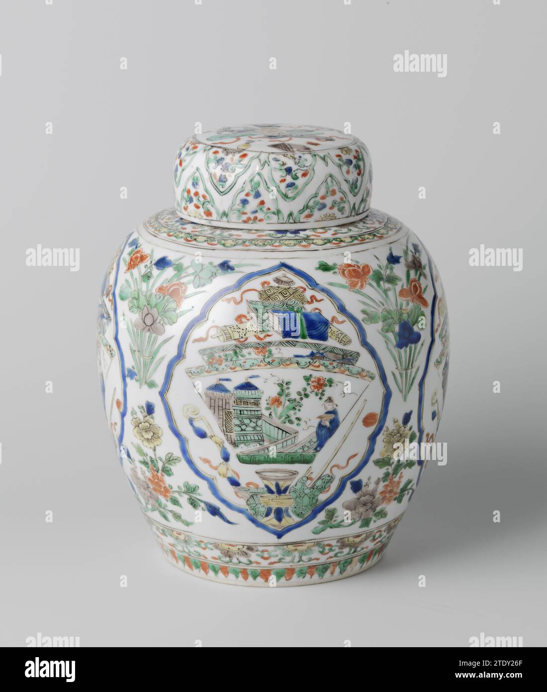 Tripod egg hi-res stock photography and images - Alamy
