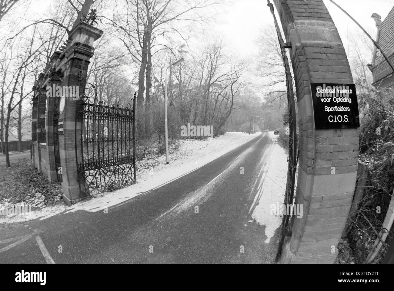 Ext. Cios, Overveen (gate + main building), C.I.O.S., 01-12-1978 ...
