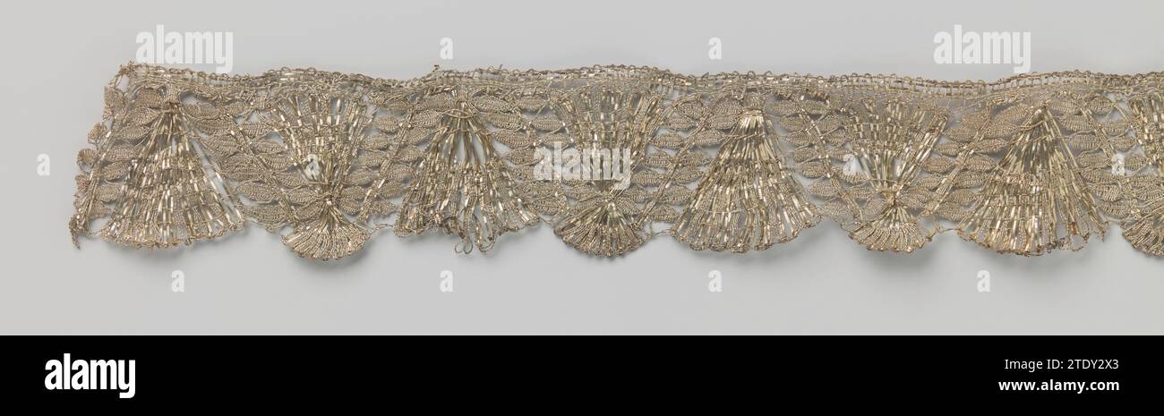 Silver side strip with zigzag line and fans, anonymous, c. 1700 - c ...