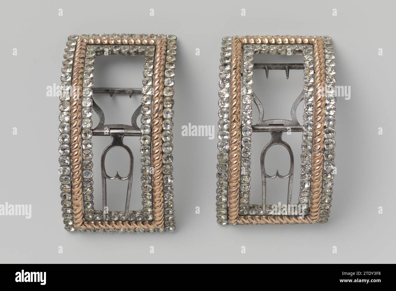 Spur edge hi-res stock photography and images - Alamy