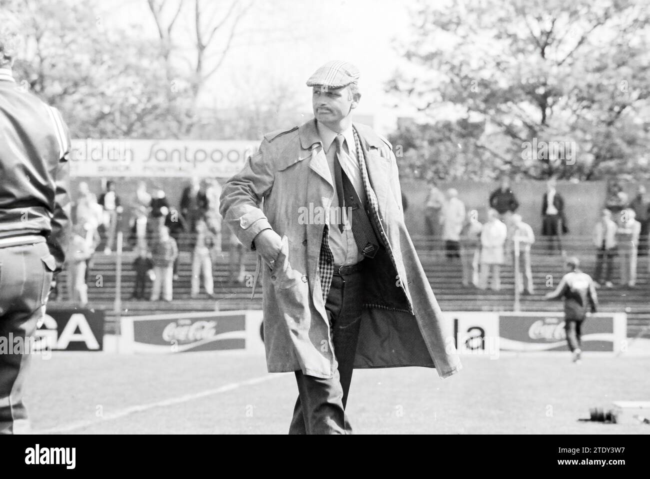Trainer Barry Hughes of HFC Haarlem, 04-05-1980, Whizgle News from the ...