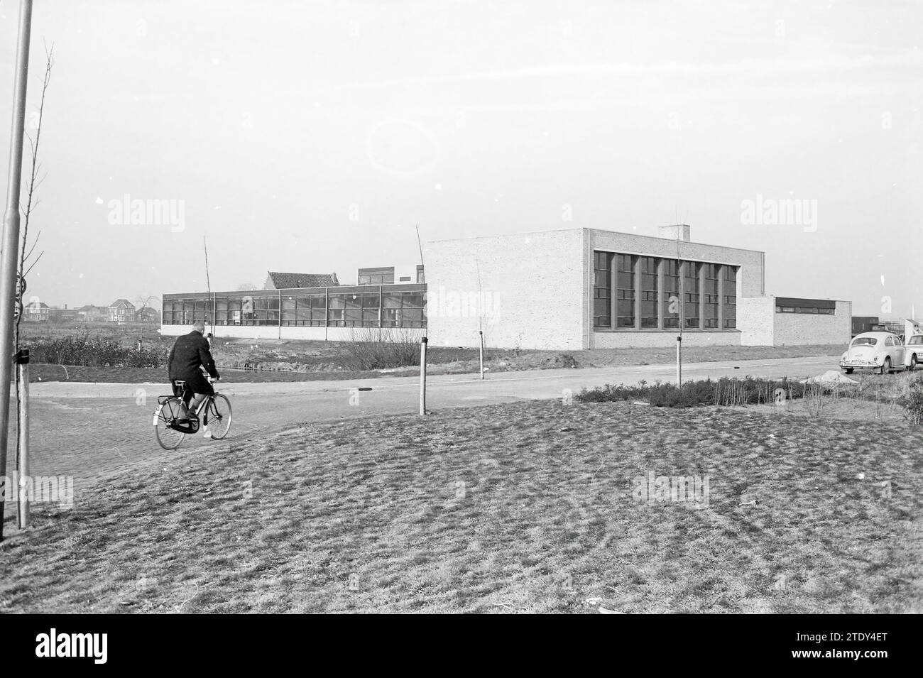 Extra school Hillegom, Exterior, 11-12-1968, Whizgle News from the Past ...