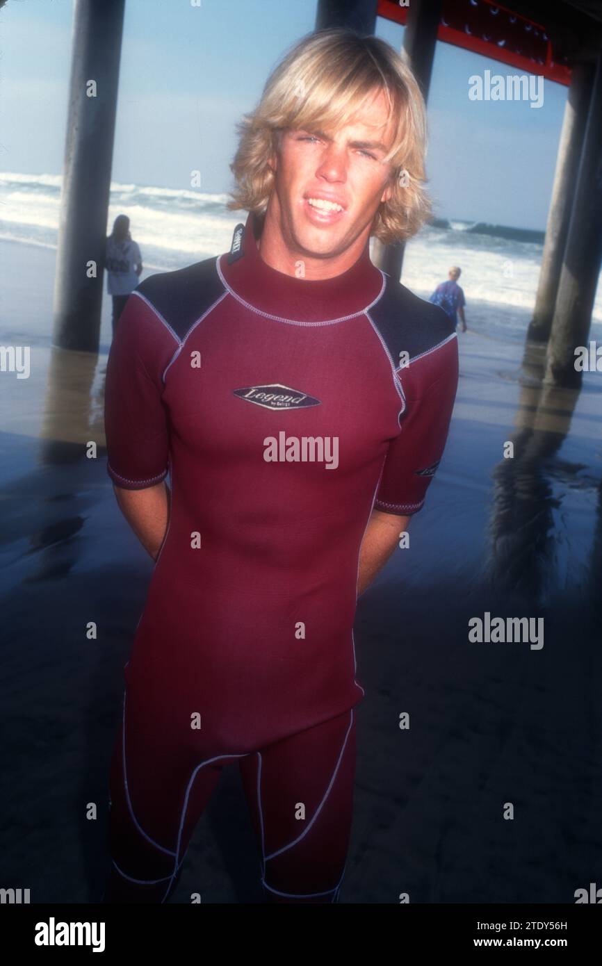 Huntington Beach, California, USA 11th August 1996 Surfer Josh Baxter ...