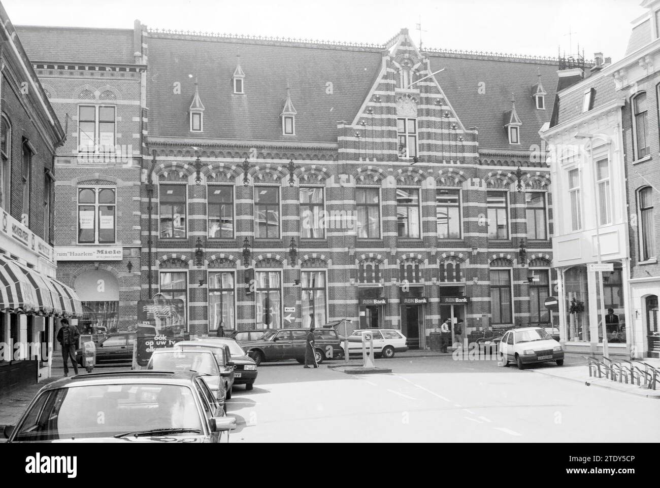 Nieuwe Groenmarkt and Zijlstraat, Haarlem, The Netherlands, 27-03-1990, Whizgle News from the ...