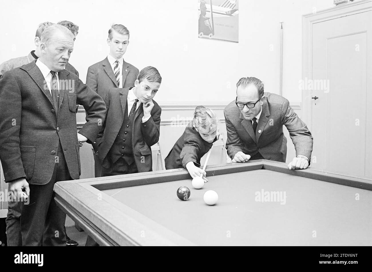 Billiards lessons hi-res stock photography and images - Alamy