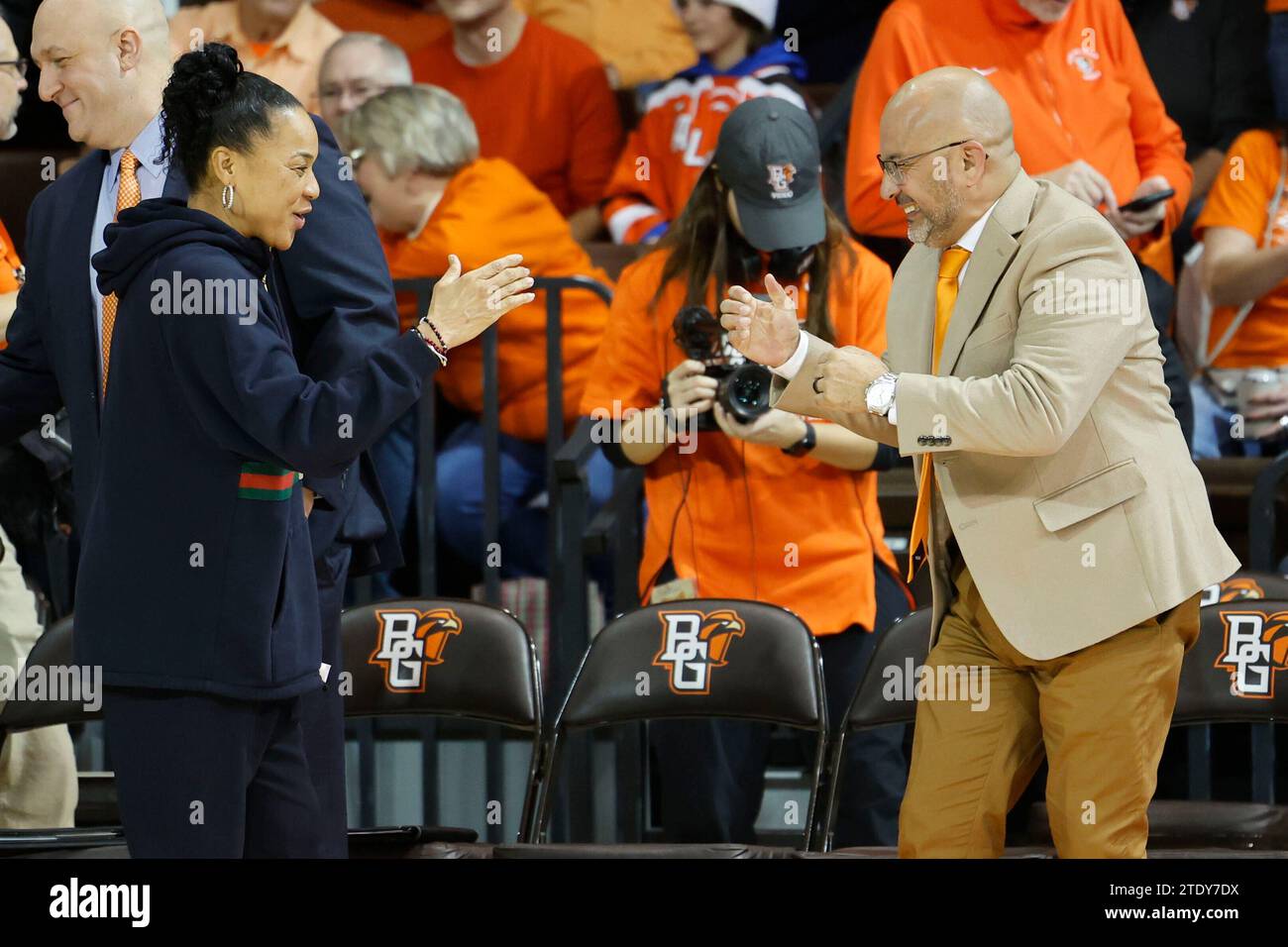 South Carolina head coach Dawn Staley and Bowling Green head coach Fred ...