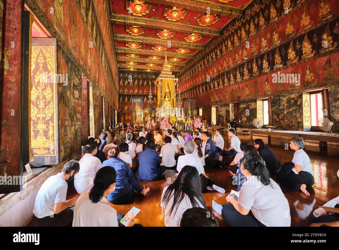 Bangkok buddhaisawan buddha hi-res stock photography and images - Alamy