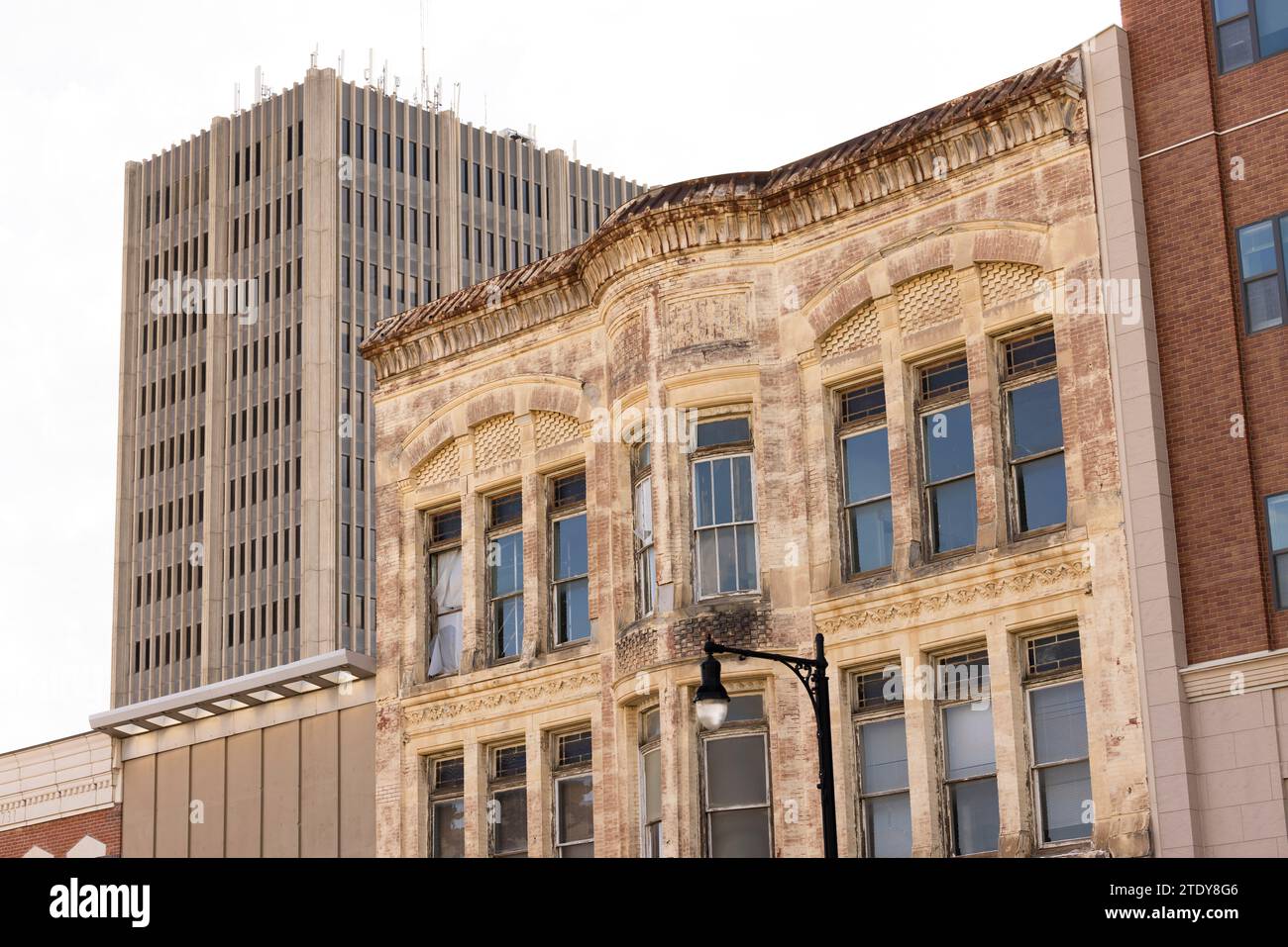 Topeka, Kansas, USA - June 17, 2023: Afternoon light shines on historic ...