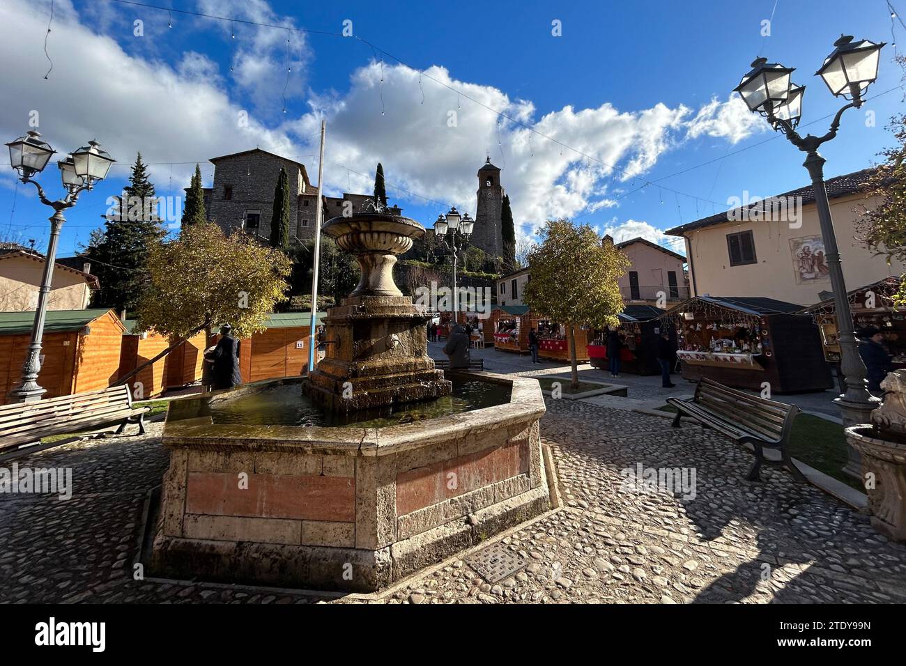 Greccio, Italy. 16th Dec, 2023. The market in the central Italian ...
