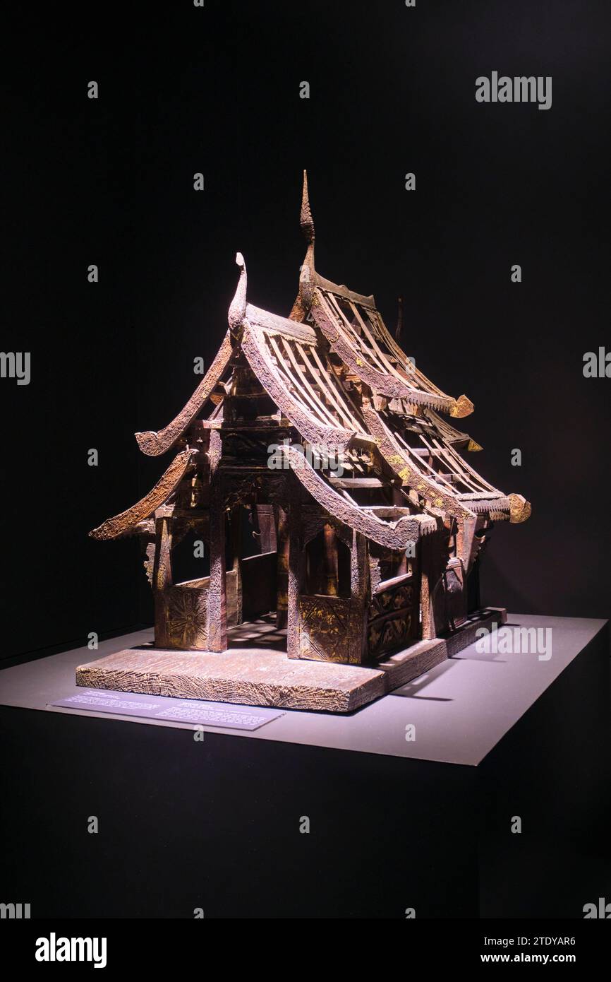 Praphat phiphitthaphan building hi-res stock photography and images - Alamy