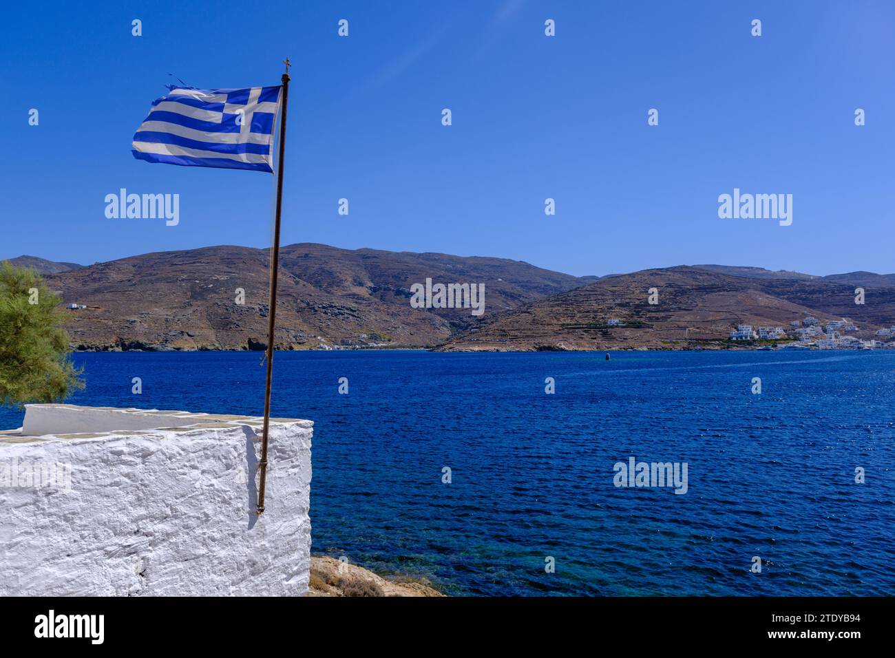 View greek flag waving hi-res stock photography and images - Alamy