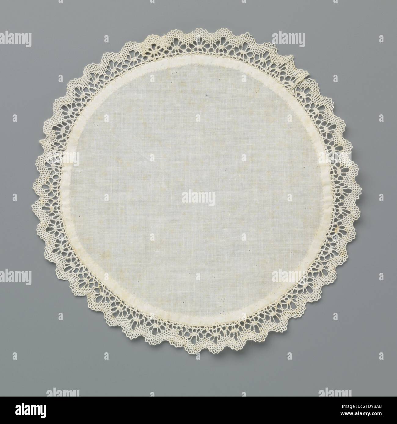 Batist's doily with wavy edge bobbin, anonymous, c. 1900 - c. 1949 ...
