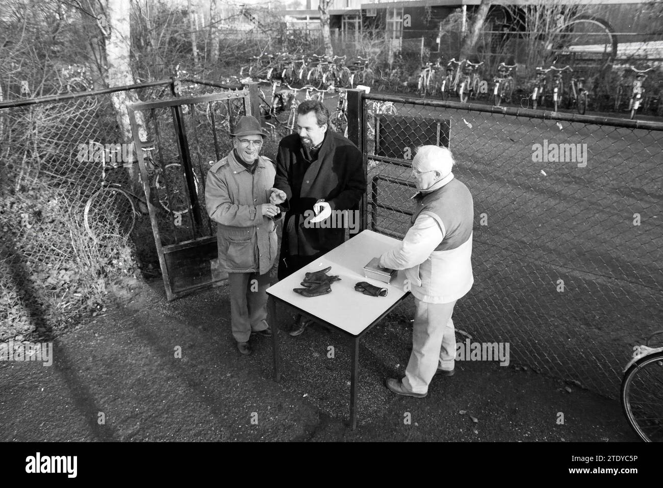 Visiting with... Frank Voskuilen, 12-12-1991, Whizgle News from the ...