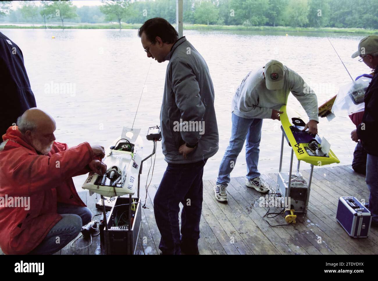 Model boat race Spaarnwoude, Spaarnwoude, 17-05-2002, Whizgle News from ...