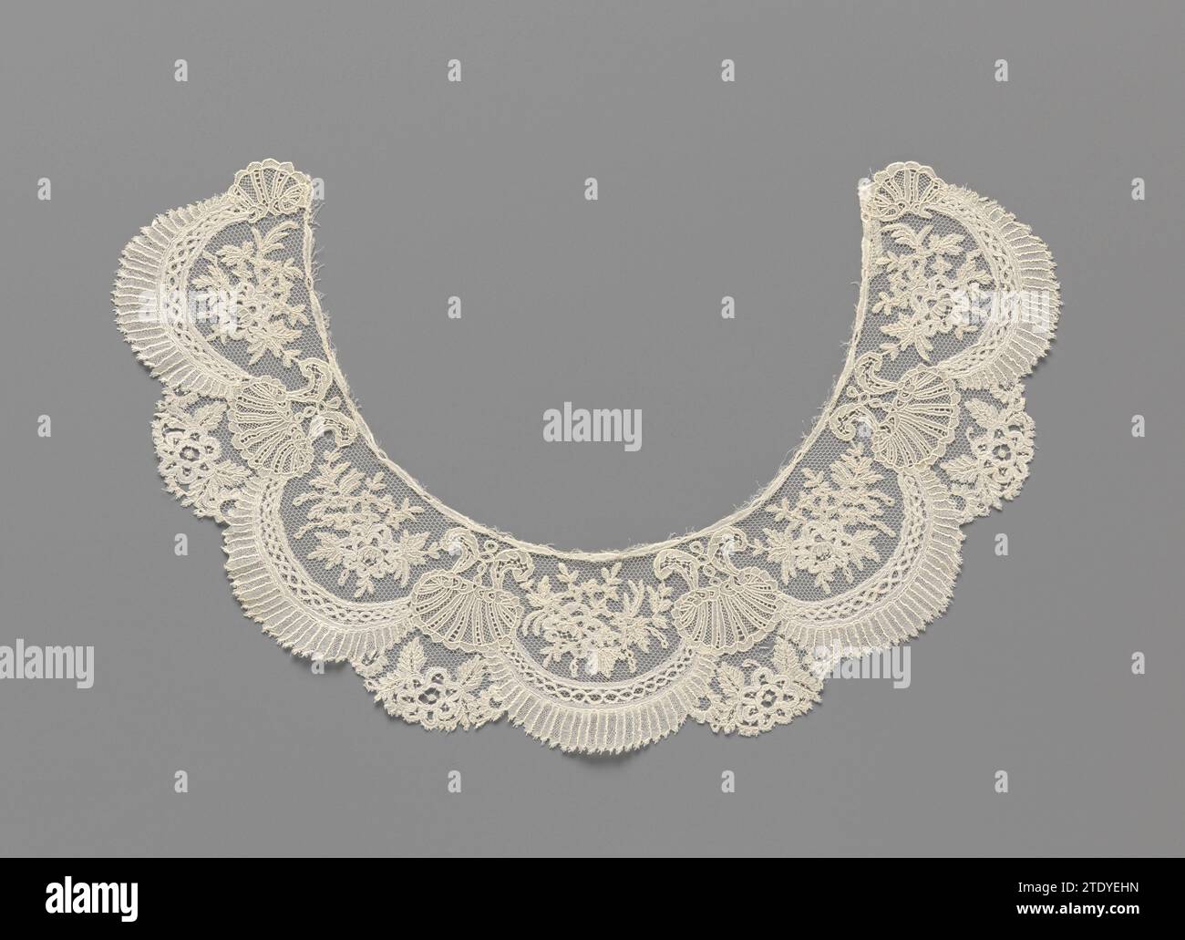 Semi circular scales hi-res stock photography and images - Alamy