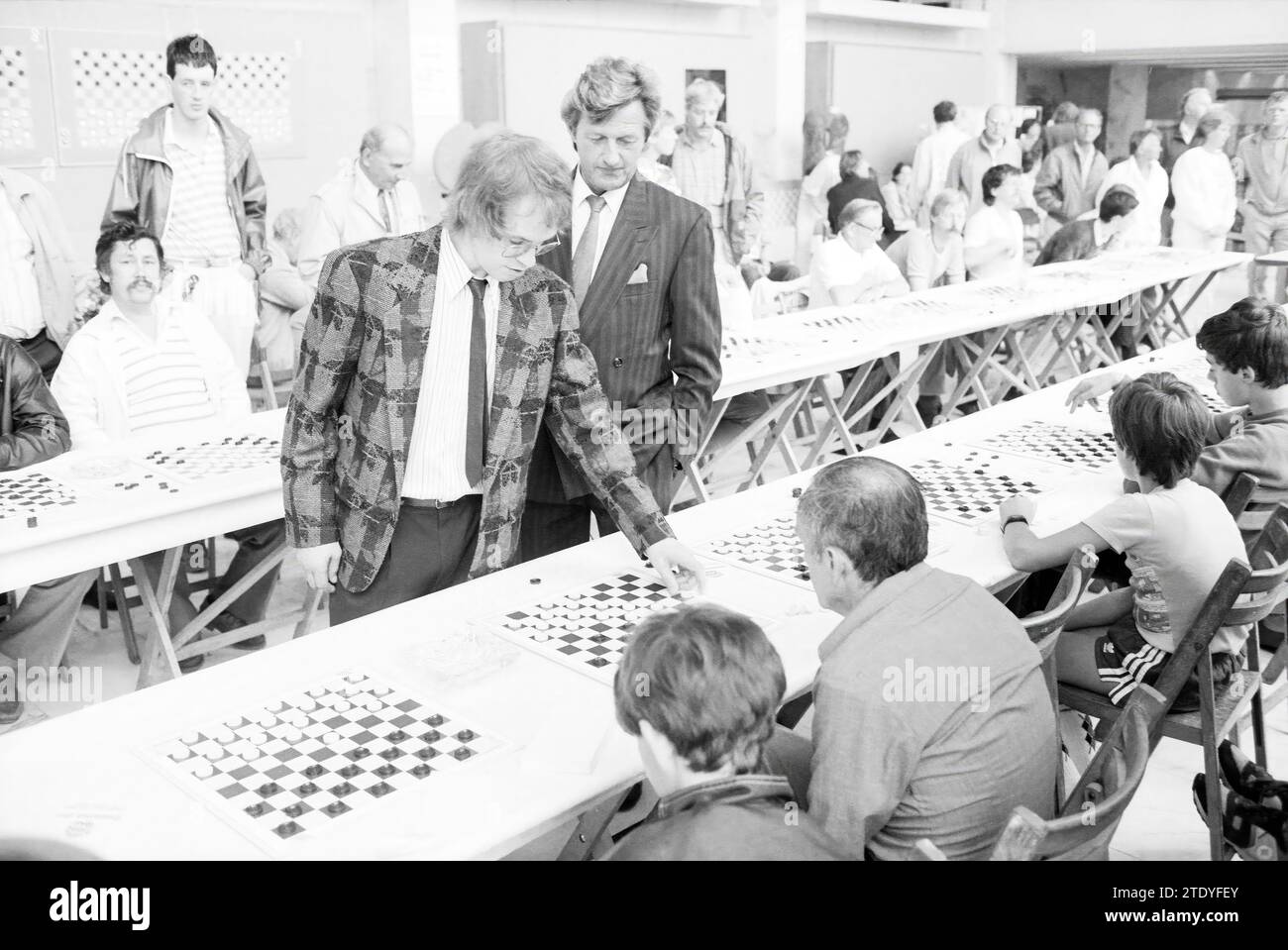 Van delden checkers simultaneously hi-res stock photography and images ...