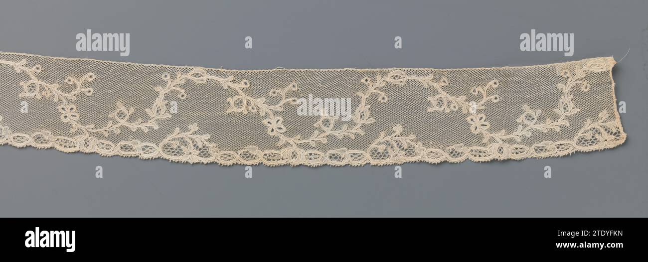 Strip bobbin with continuous wavy slender with berries and butterfly ...