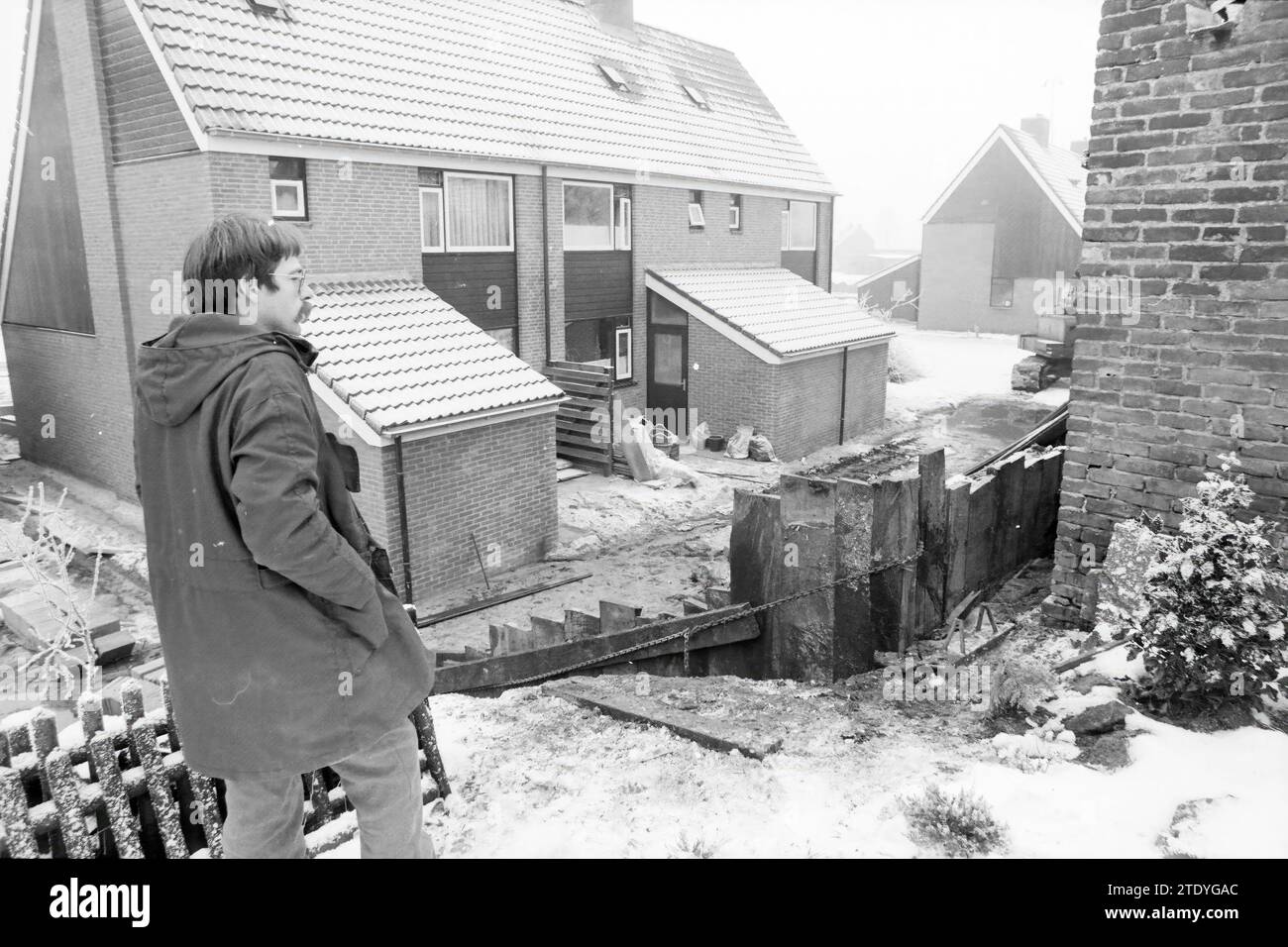 Slope sheet pile wall hi-res stock photography and images - Alamy