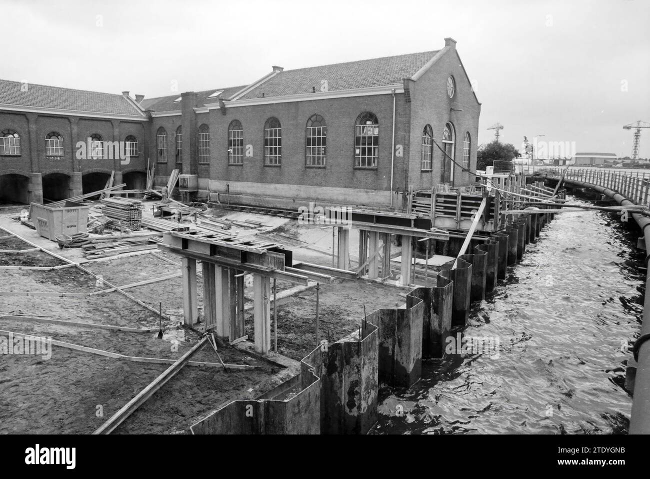 Renovation of the Sp'dam pumping station, Spaarndam, 16-07-1992 ...