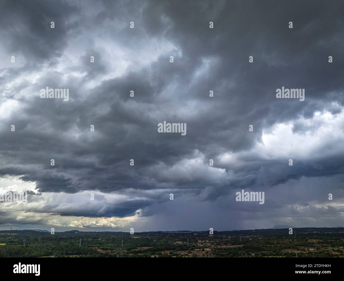Tormenta de lluvia cumulonimbus hi-res stock photography and images - Alamy