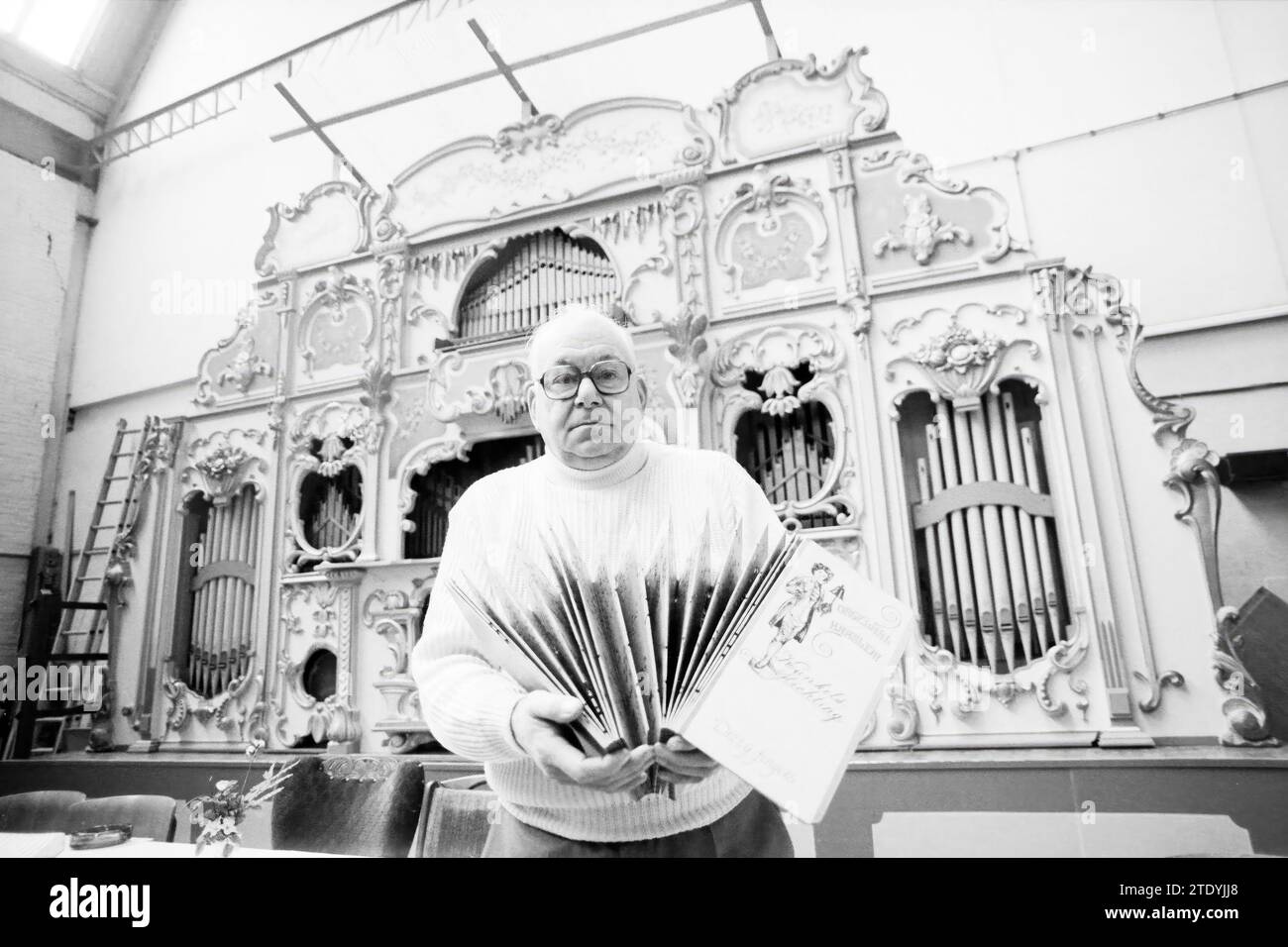 Mr. Drawbar with organ Werfstraat, Organs and organists, Haarlem ...