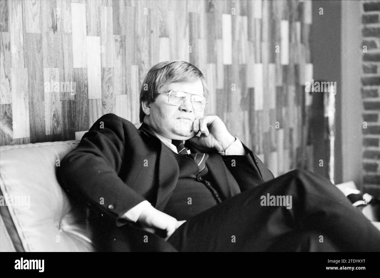 Mr. Steenbergen, director + founder Kwantumhallen, A'dam, People, Shops ...