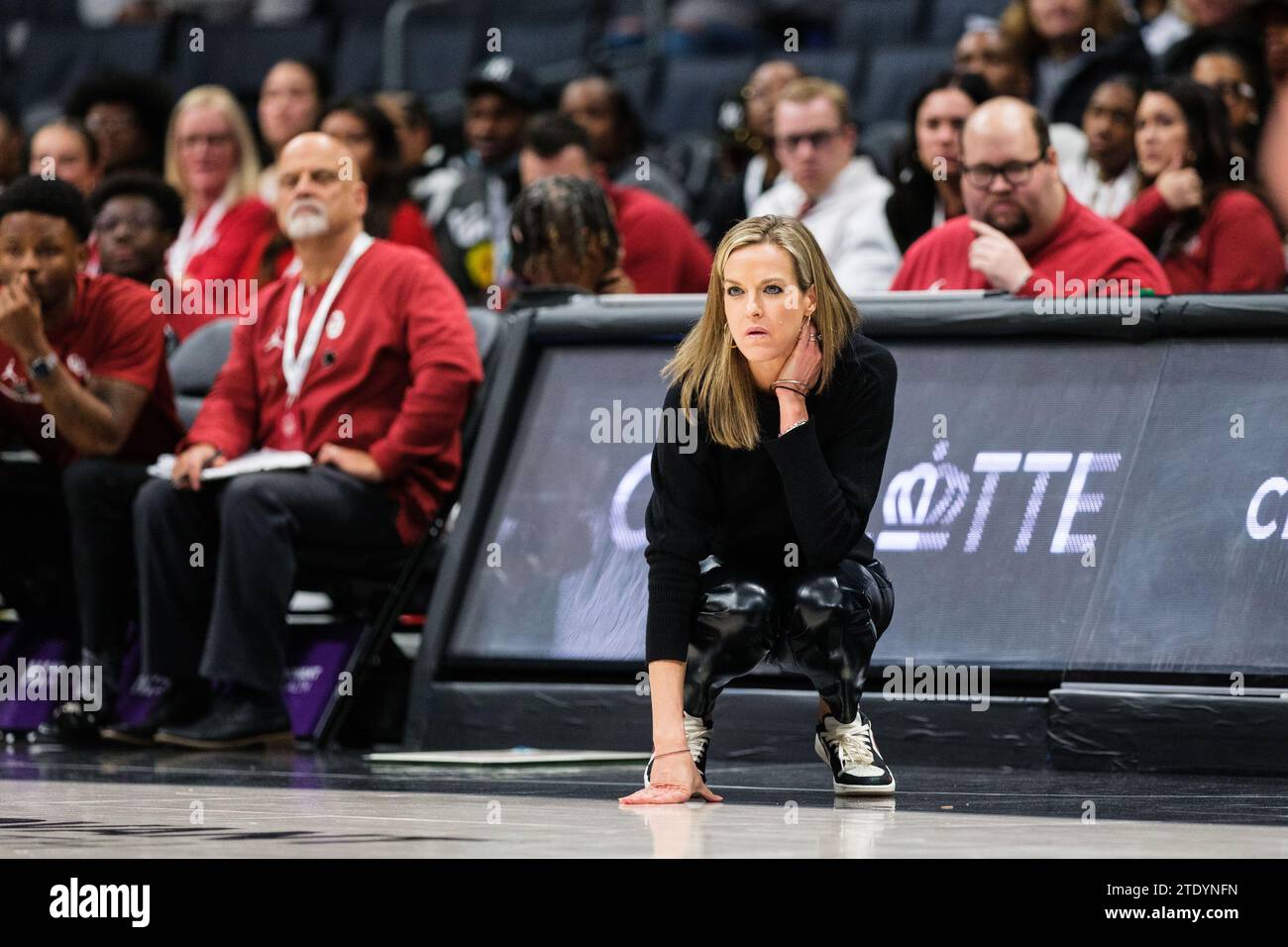 Charlotte, North Carolina, USA. 19th Dec, 2023. Oklahoma Sooners head ...