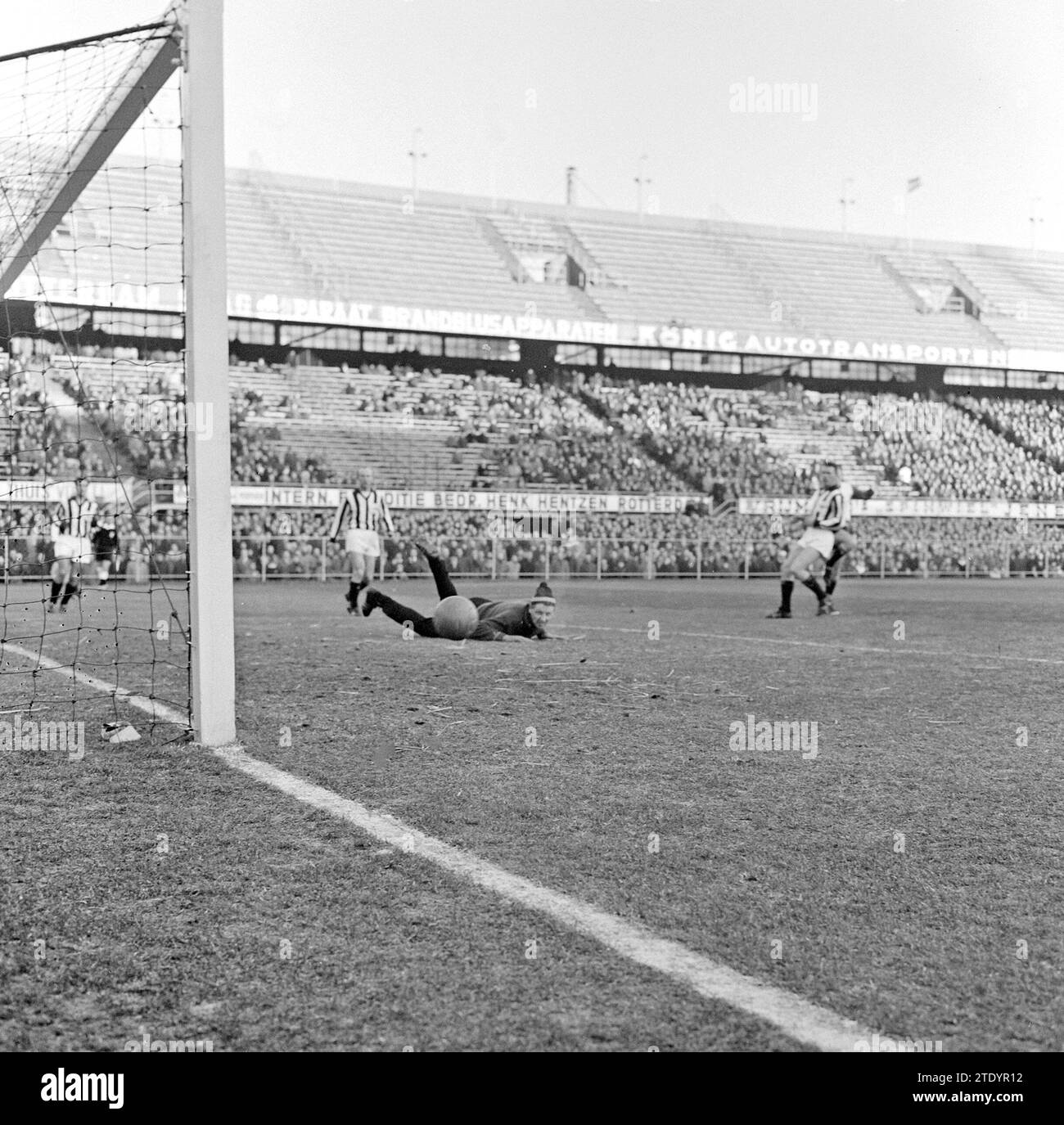 Heracles 2 2 Black and White Stock Photos & Images - Alamy
