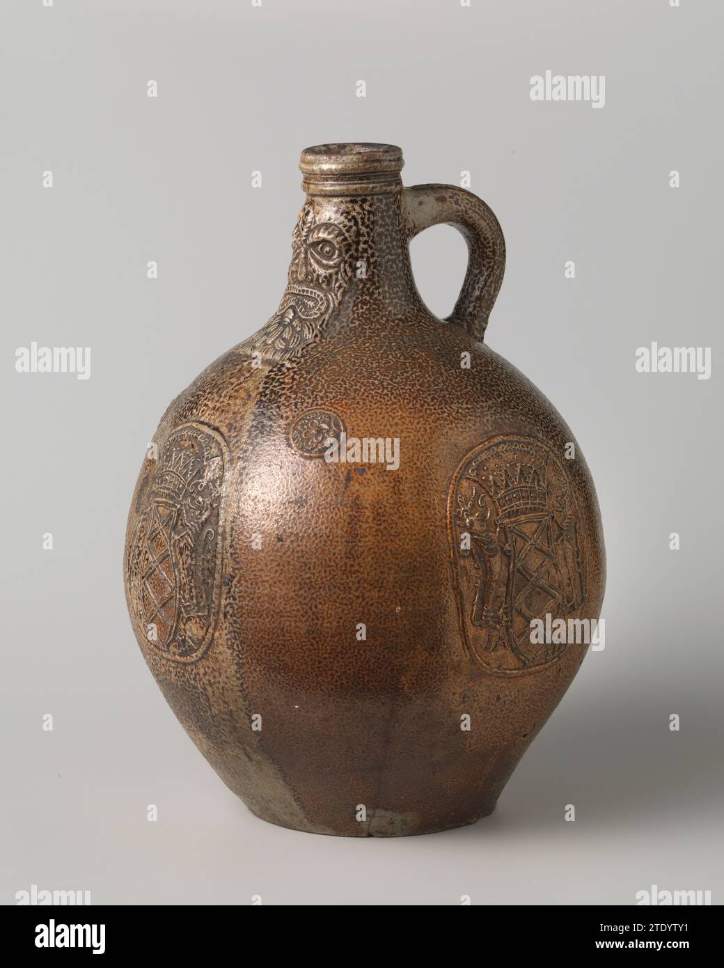 Jug (Bartmann jug) with the coat of arms of Amterdam, anonymous, c ...
