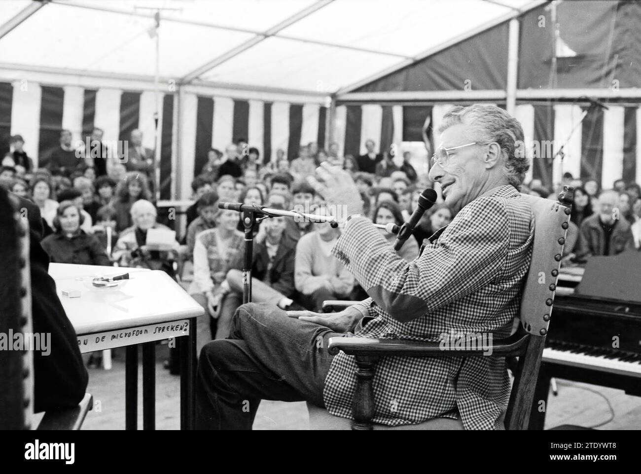 Harry Mulisch at ECL, Haarlem [First Christian Lyceum], 03-10-1993 ...