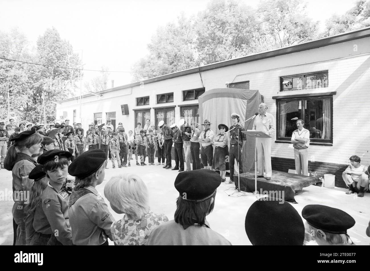 Scouting club building hildebrand hi-res stock photography and images ...