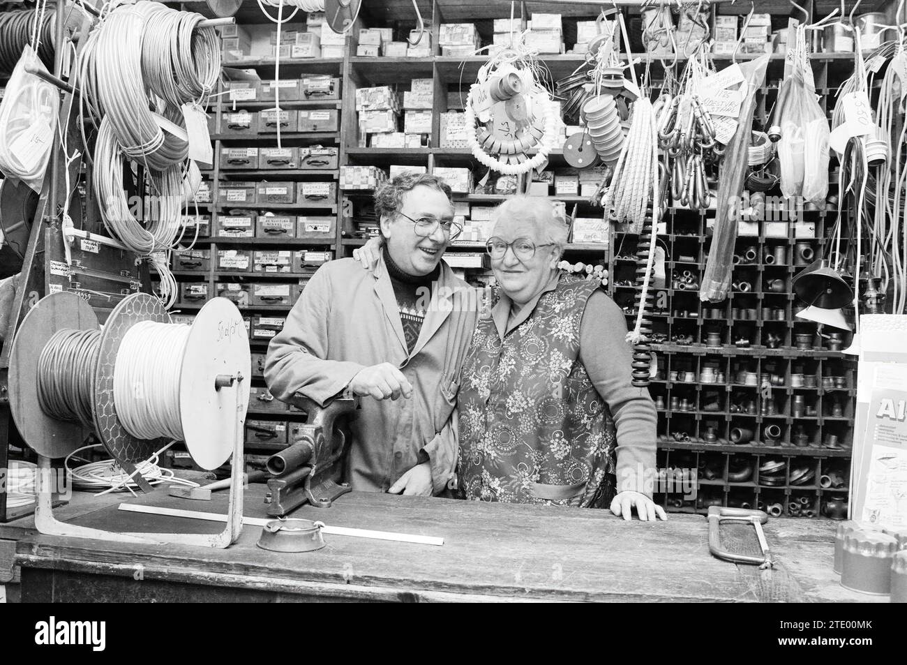 Hardware store max menist hi-res stock photography and images - Alamy