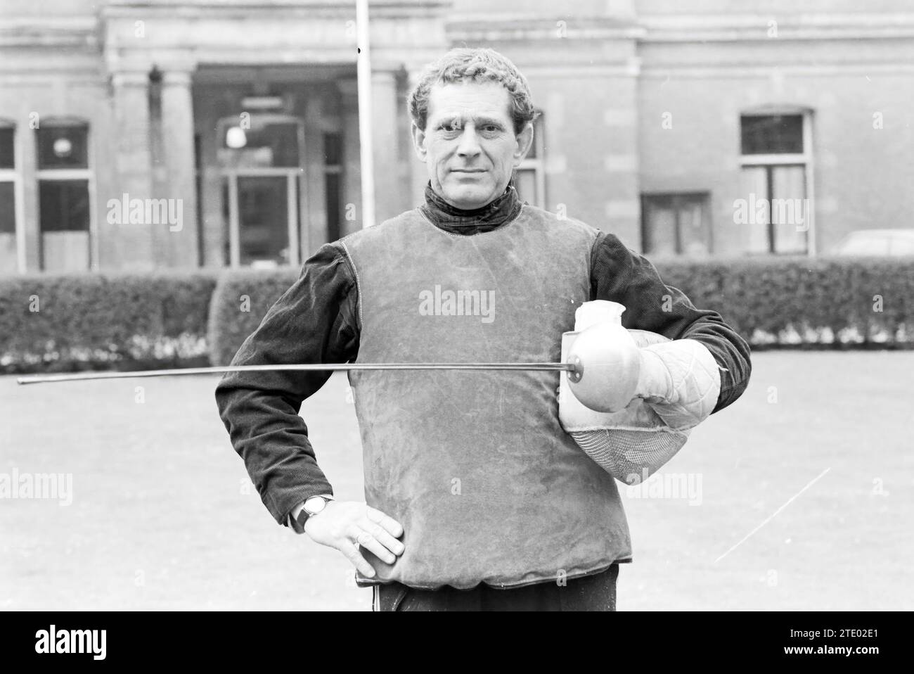 Lord v.d. Valk fencing teacher CIOS, Fencing, 07-05-1980, Whizgle News ...