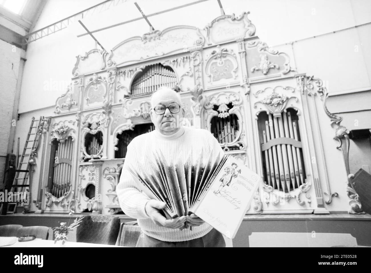 Mr. Drawbar with organ Werfstraat, Organs and organists, Haarlem ...