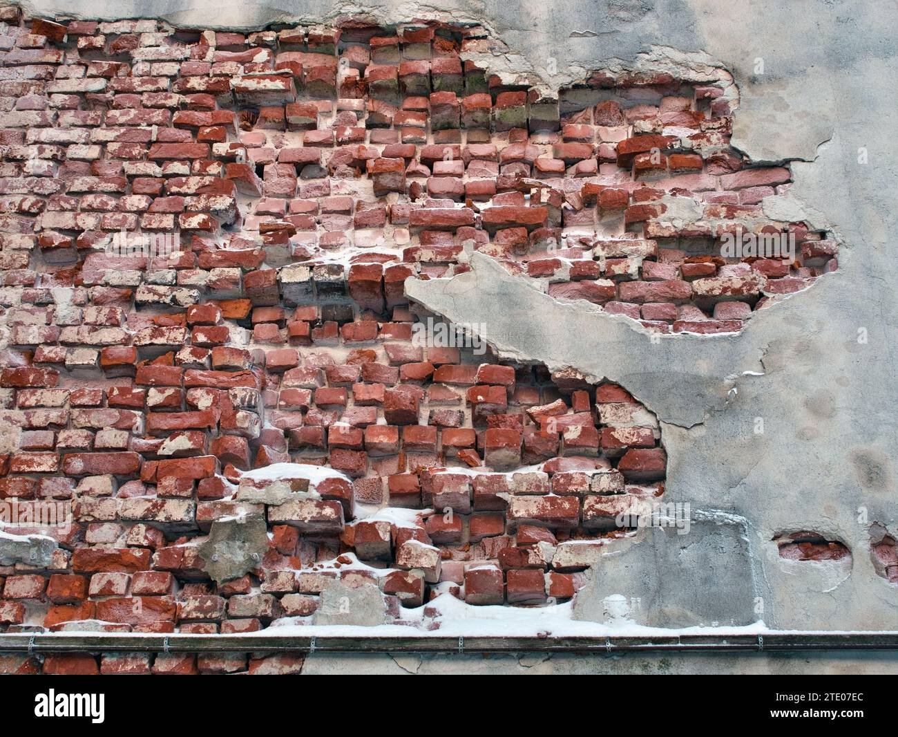 Red bricks on wall damaged hi-res stock photography and images - Alamy