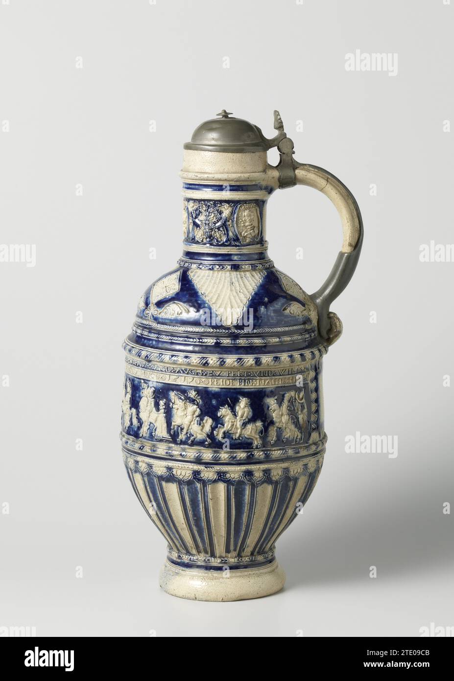 Cylindrical abdomen hi-res stock photography and images - Alamy