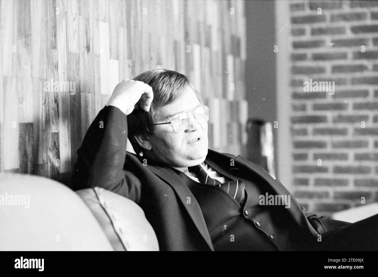 Mr. Steenbergen, director + founder Kwantumhallen, A'dam, People, Shops ...