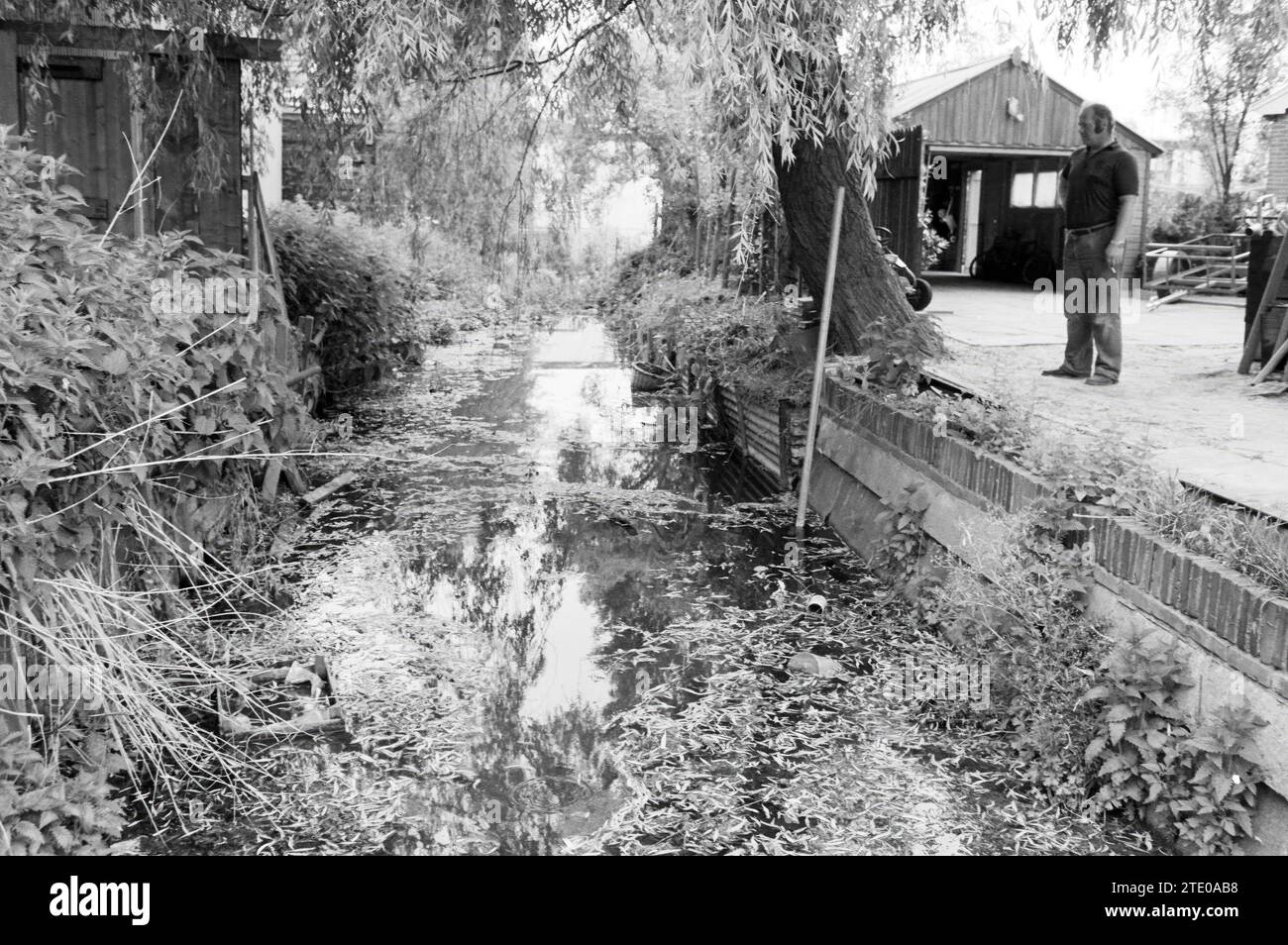 Polluted ditch Hillegom, Garbage, Hillegom, 09-06-1982, Whizgle News ...