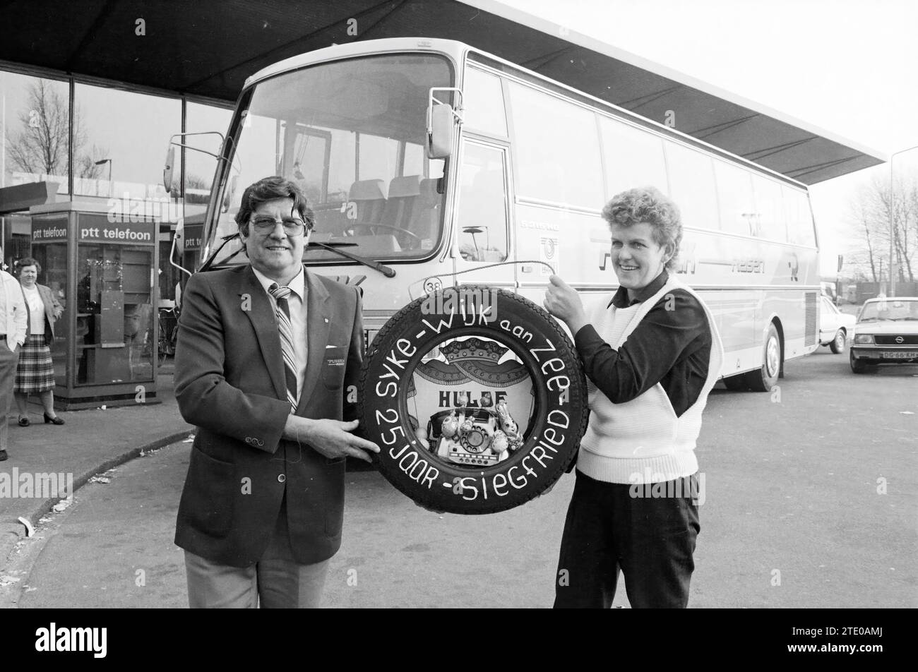 German bus driver hi-res stock photography and images - Alamy