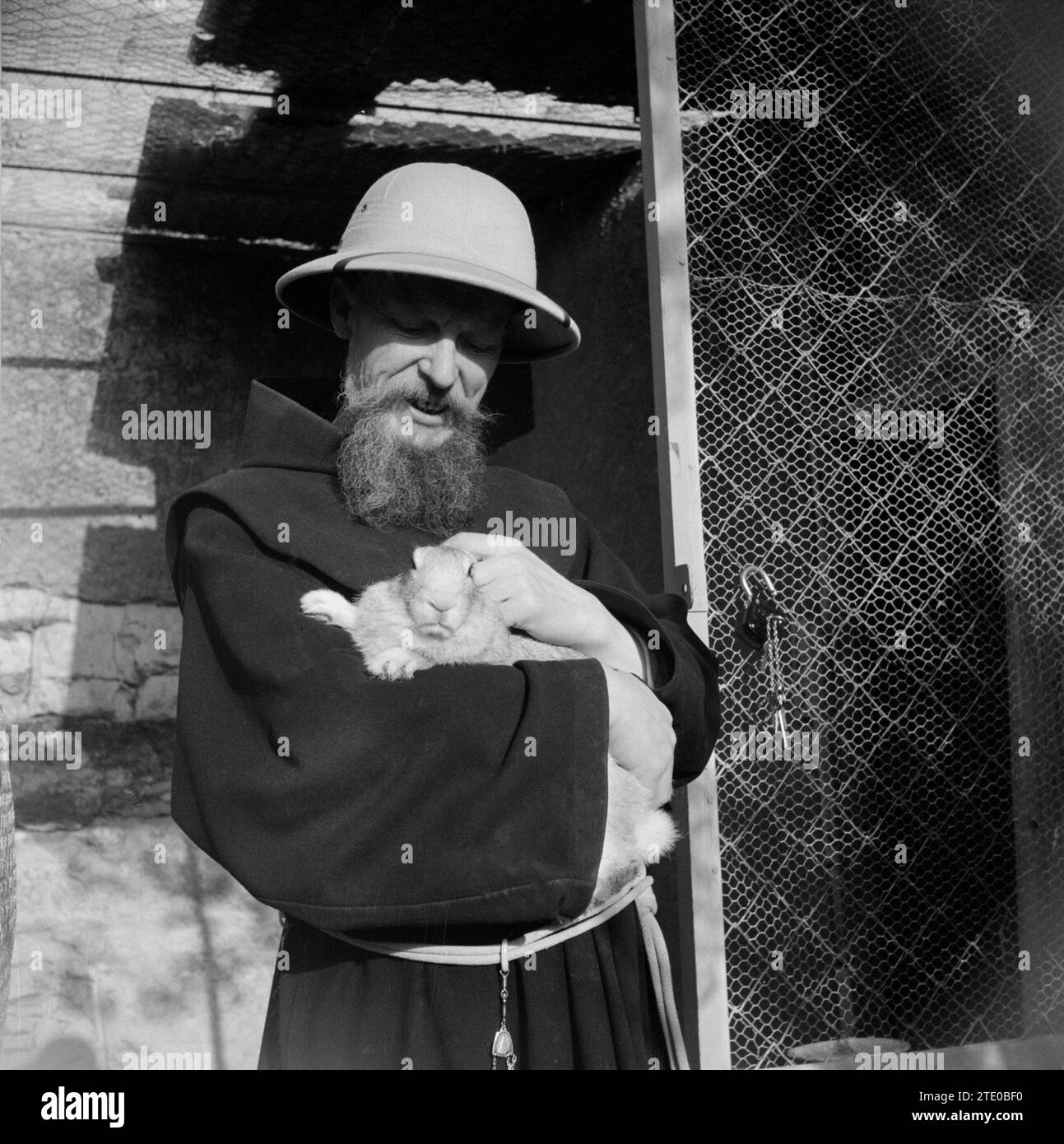 Animal agony Black and White Stock Photos & Images - Alamy