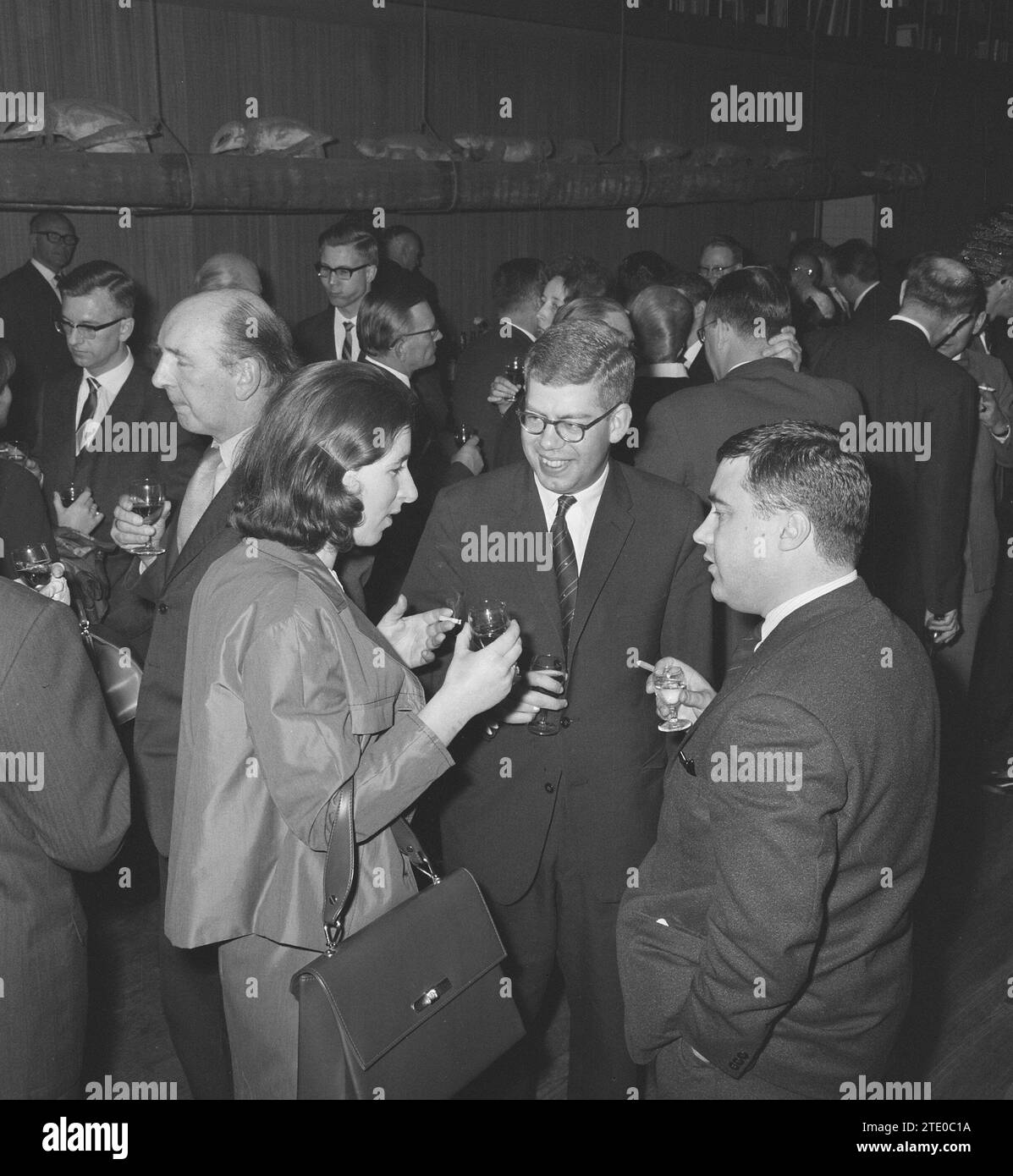 1960s cocktail party Black and White Stock Photos & Images - Alamy