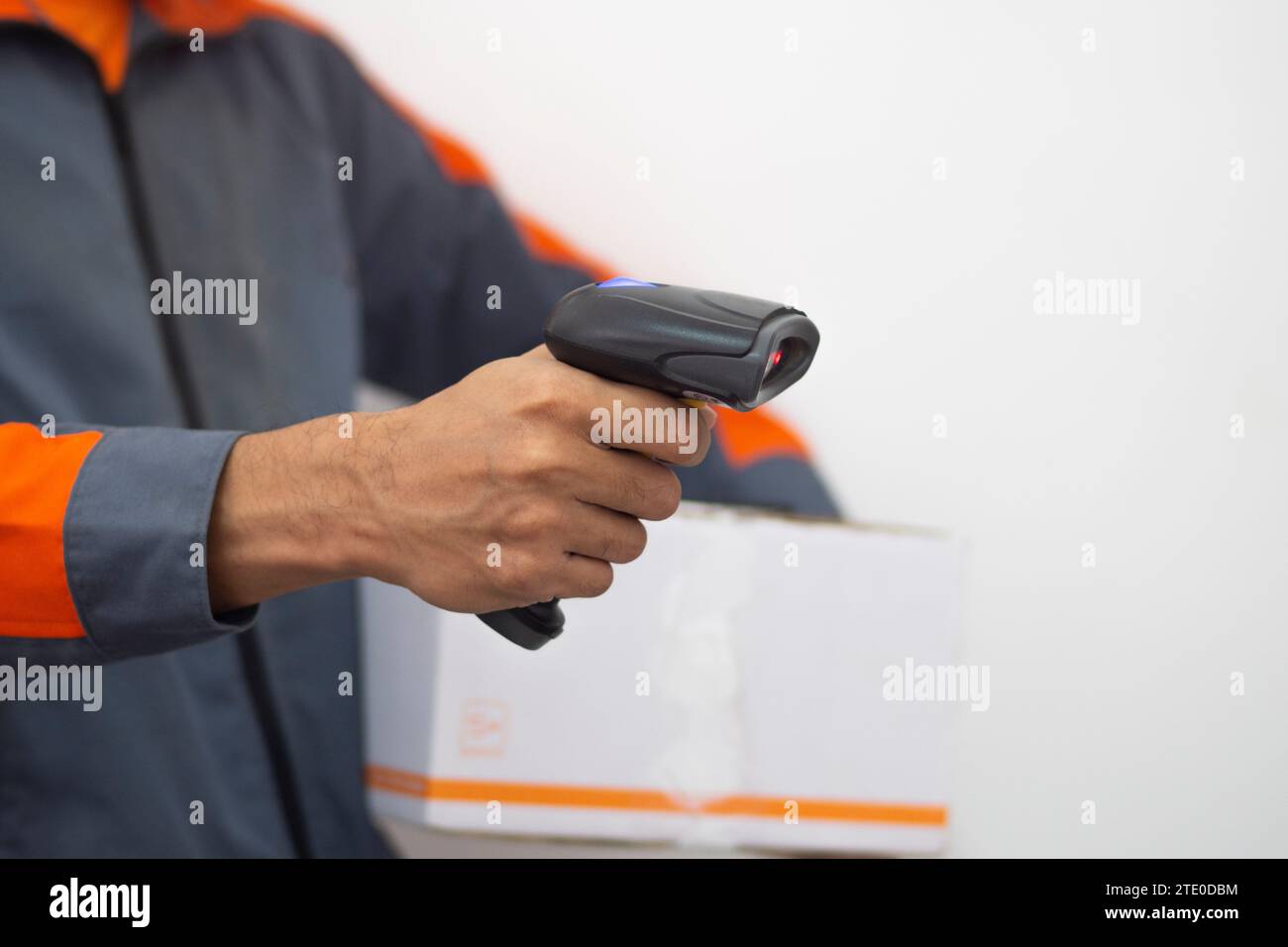 Parcel scanning hi-res stock photography and images - Alamy