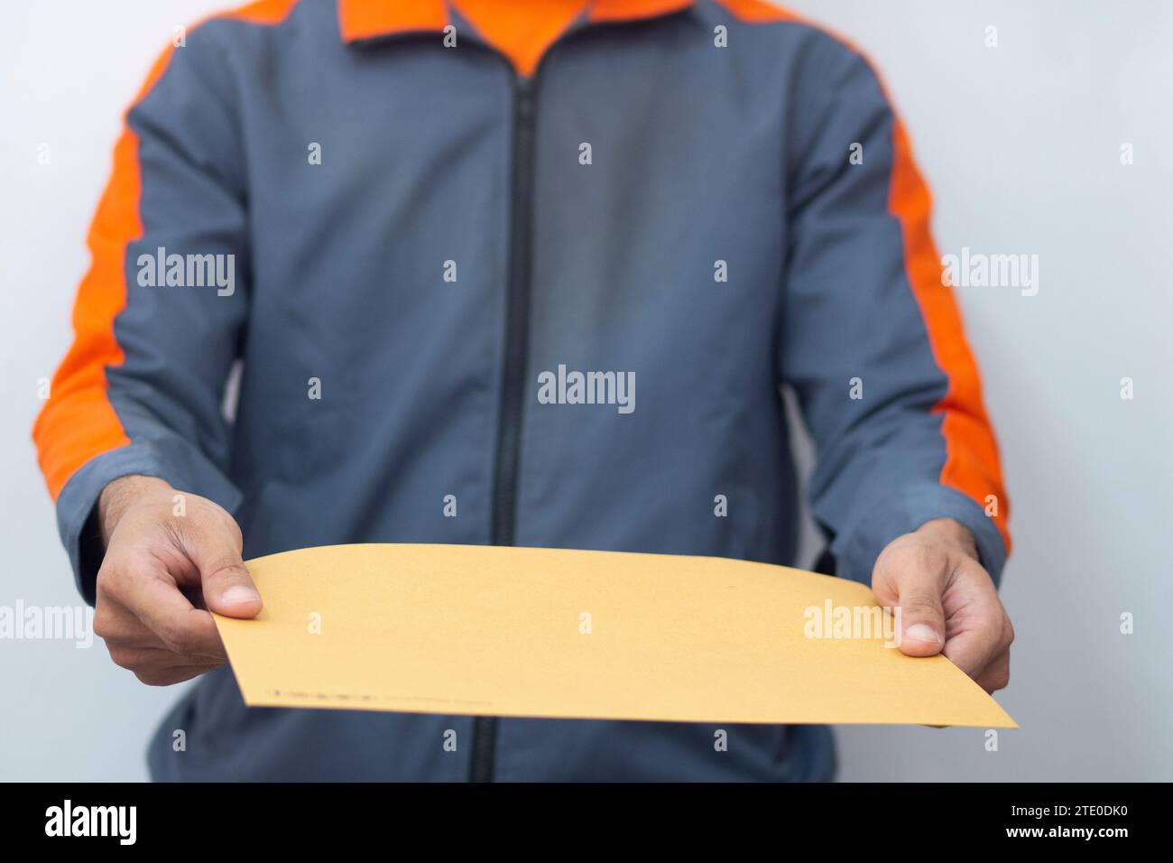 parcel delivery personnel Stock Photo - Alamy