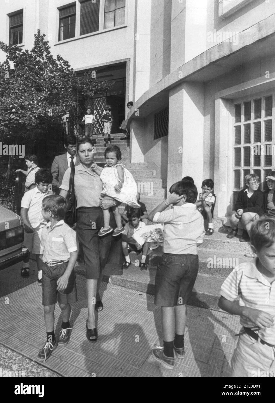 Madrid, 9/16/1982. Children return to school after the long summer ...
