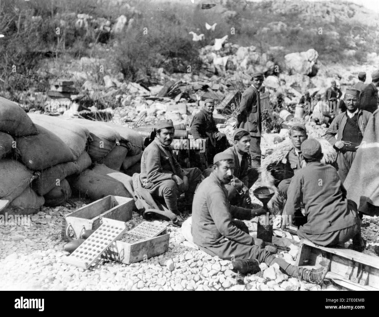 01/31/1916. The War in the Balkans. Montenegrin Soldiers Loading ...