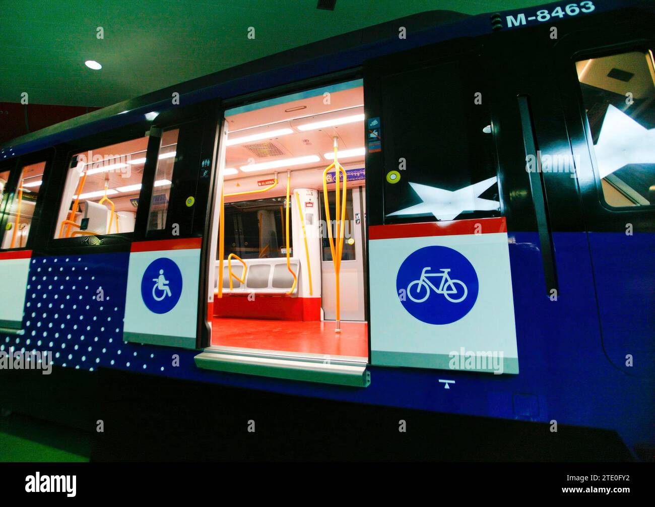 02/04/2010. Presentation of new Metro line 6 trains. Photo Jose Alfonso ...