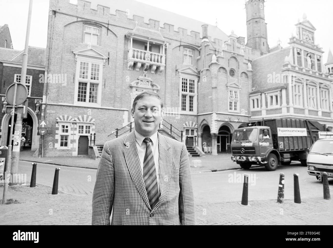 Mr monnee 25 years hi-res stock photography and images - Alamy