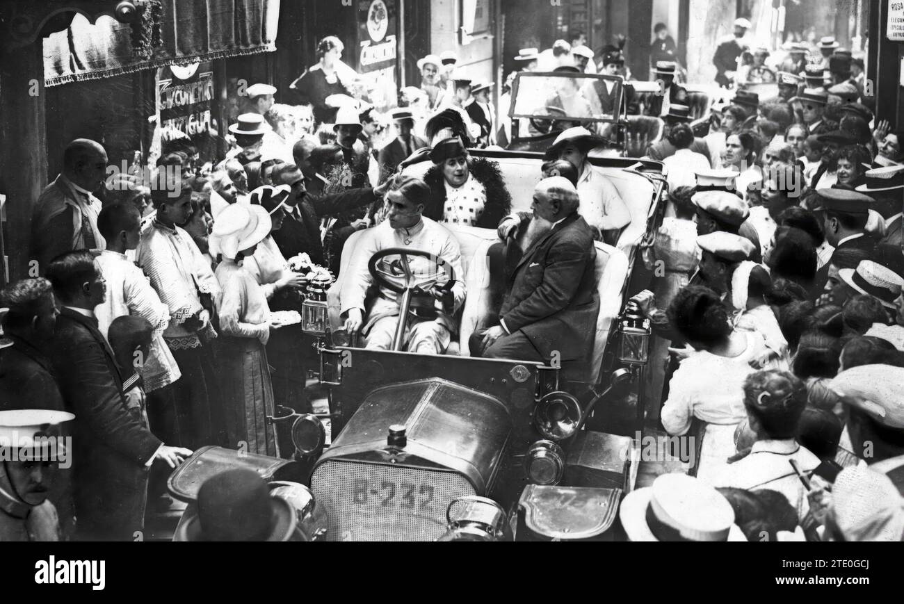 07/01/1915. The festival of Saint Christopher in Barcelona. Blessing of ...