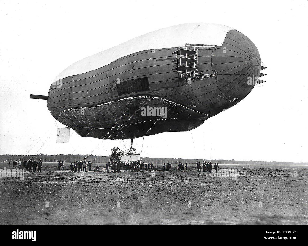 May 1912. Crossing the Atlantic by airship. The "Suchard" balloon and ...