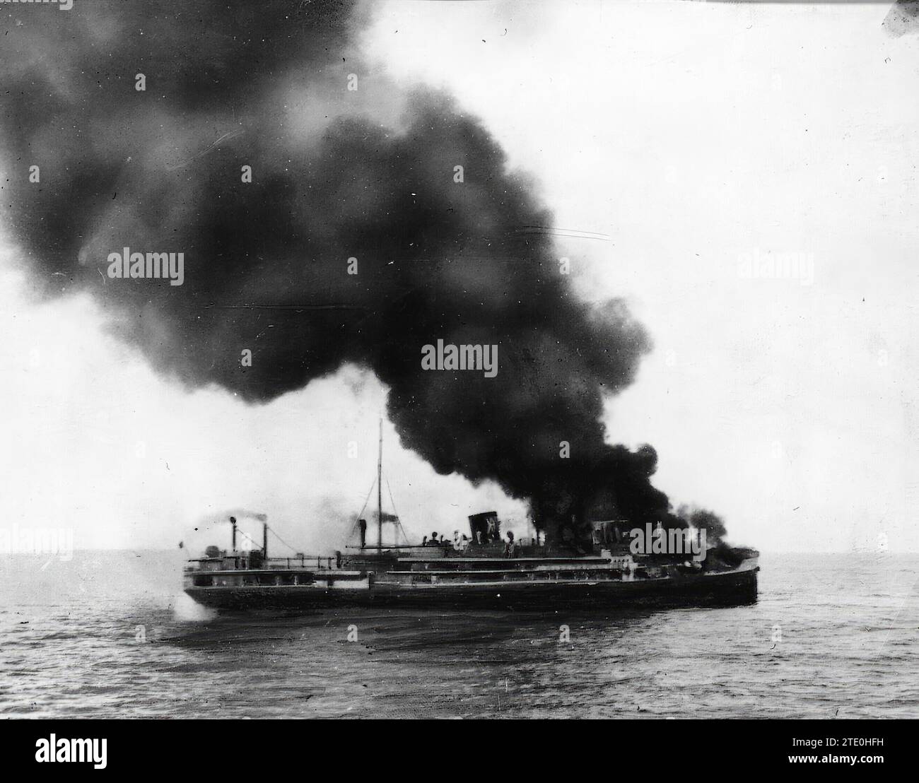 12/31/1939. Fire of the Spanish liner "Cabo San Antonio". Credit: Album ...
